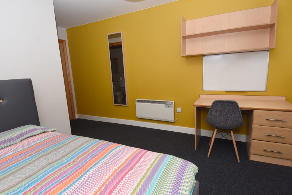 Deluxe Ensuite Classic | Hatch Student Living